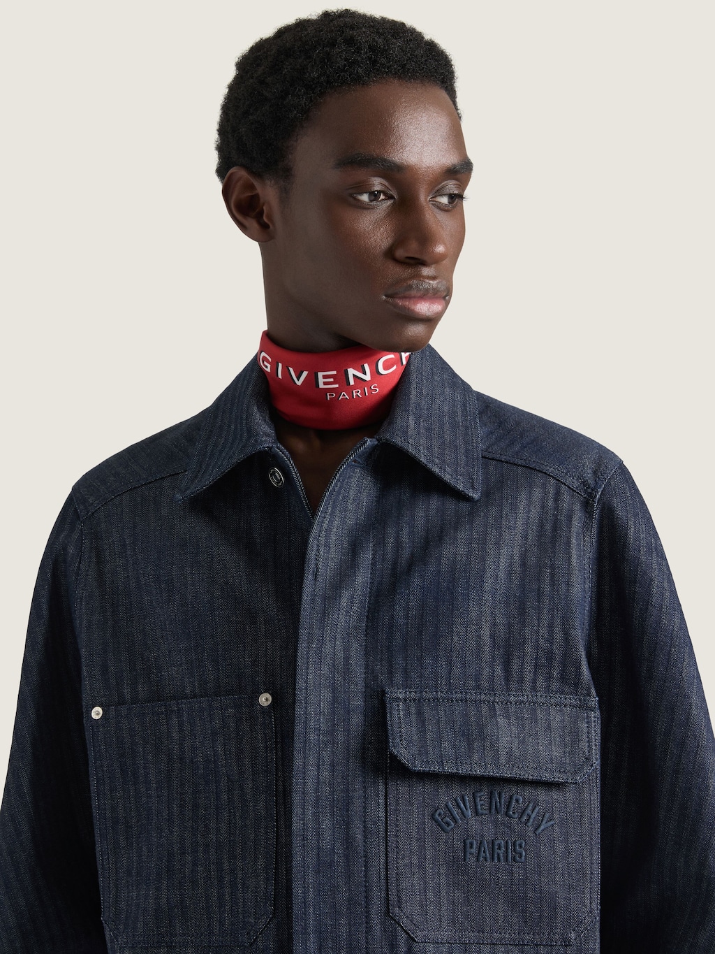 GIVENCHY Shadow small square in silk | Givenchy CA | Givenchy