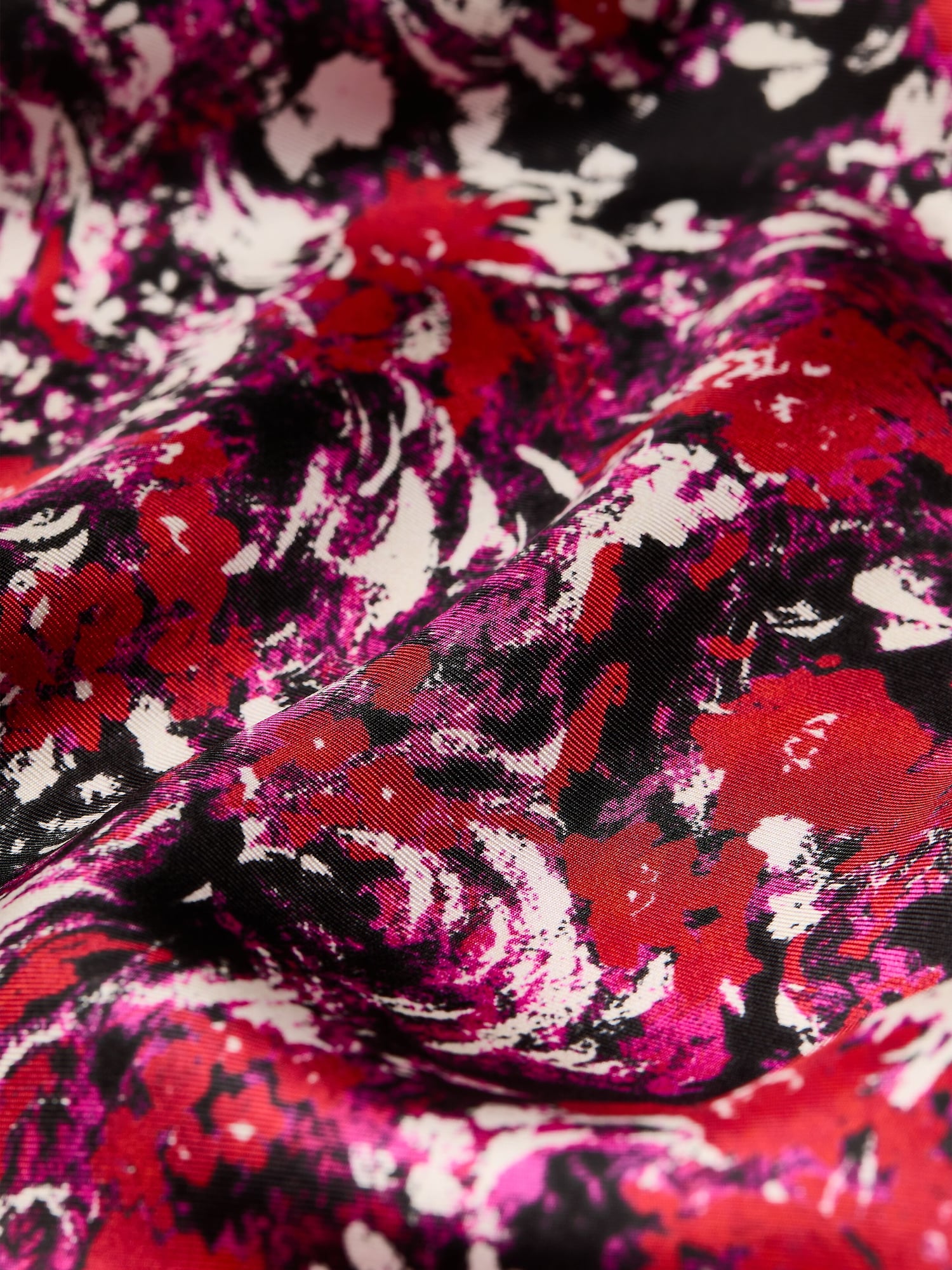 Square in silk with floral print in - black/fuchsia - BG00P7G002-038 ...
