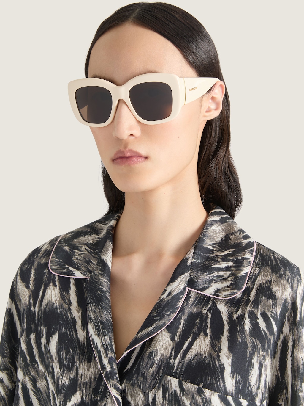 Sunglasses | Women Accessories | GIVENCHY Paris | Givenchy