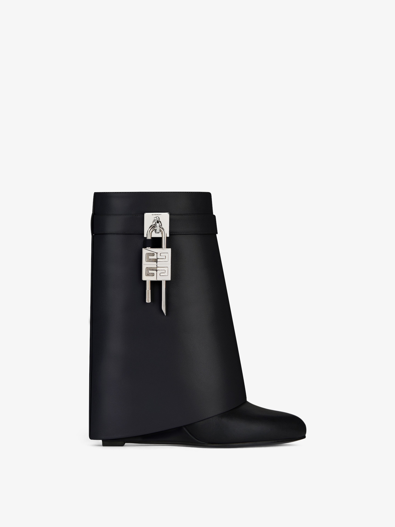 Shark Lock ankle boots in leather in - black | Givenchy US