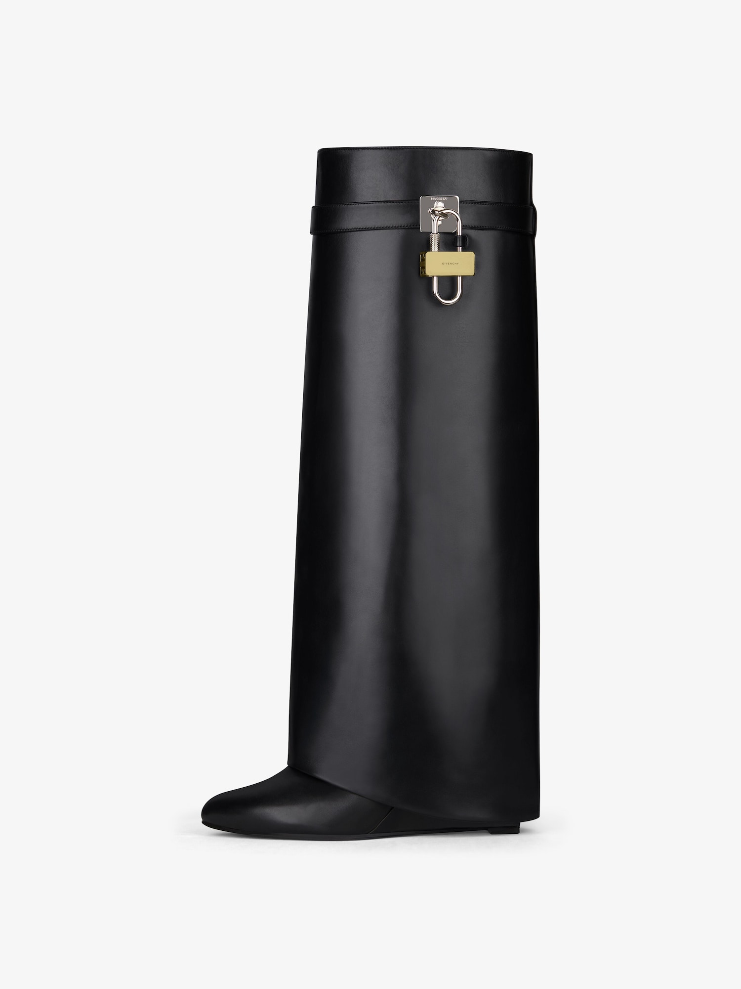 Shark Lock boots wide fit in leather in - black black | Givenchy US